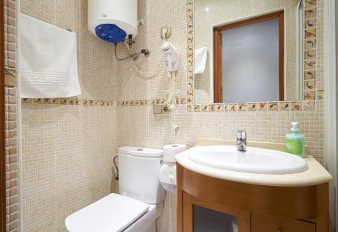 Hostal BV Rooms, Madrid. Desde 42€ - Central de Reservas