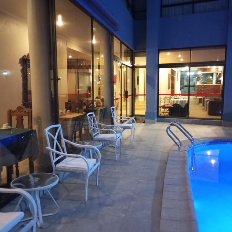 Hotel Alcala del Rio, Santiago de Chile. Desde 59.56€ - Central de Reservas