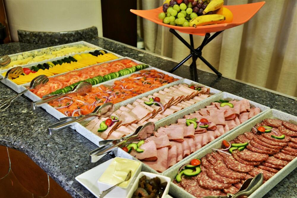 The Commodore Hotel, Cape Town - Reserving