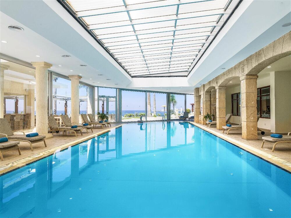Alexander The Great Beach Hotel, Pafos. Desde 250.53€ - Central de Reservas