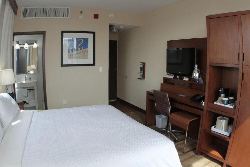 Vista LIC Hotel, Premier Collection by Best Western, Long Island City ...