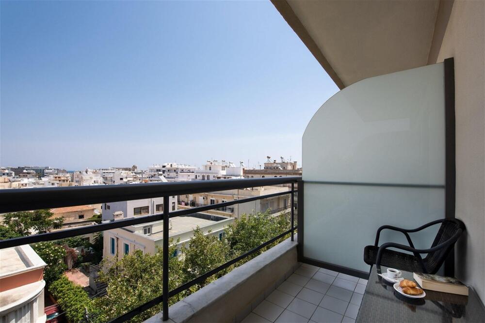 Angela Downtown Hotel, Rodas. Desde 69.96€ - Central de Reservas