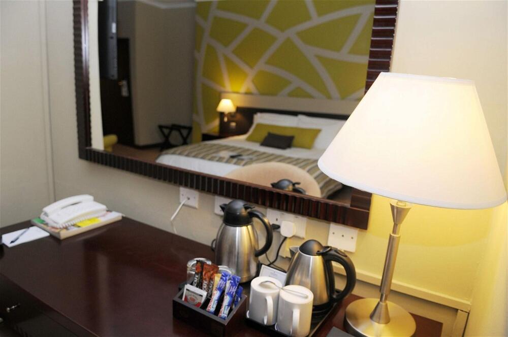 Protea Hotel by Marriott Lusaka Cairo Road, Lusaka - Central de Reservas