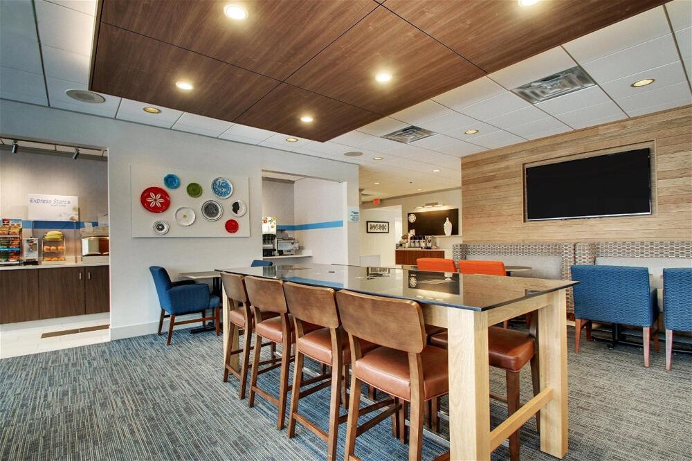 Holiday Inn Express Poughkeepsie, an IHG Hotel, Poughkeepsie - Central ...
