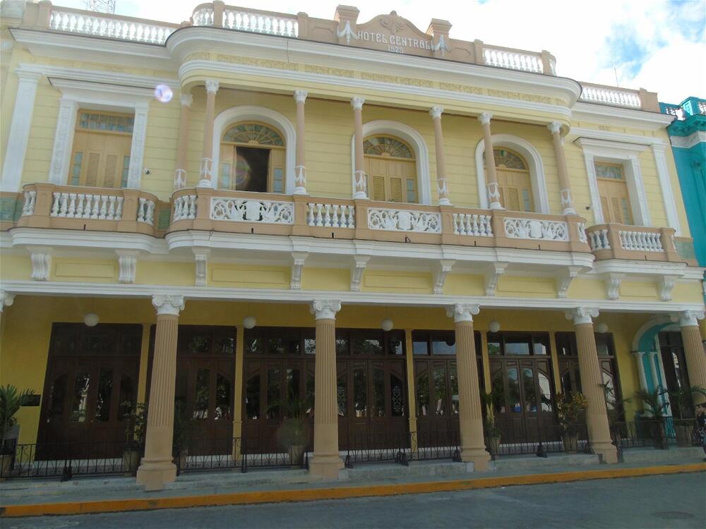 Hotel E Central, Santa Clara. Desde 74.12€ - Central de Reservas