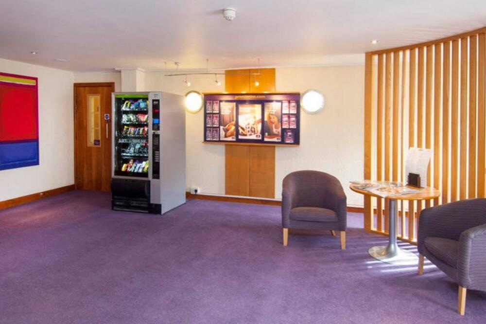 Hotel Premier Inn Silverstone, Brackley - Reserving