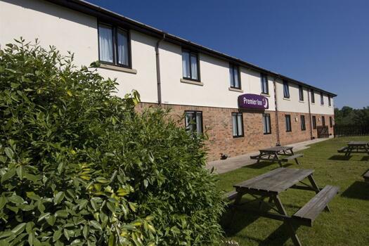 Hotel Premier Inn Silverstone, Brackley - Reserving