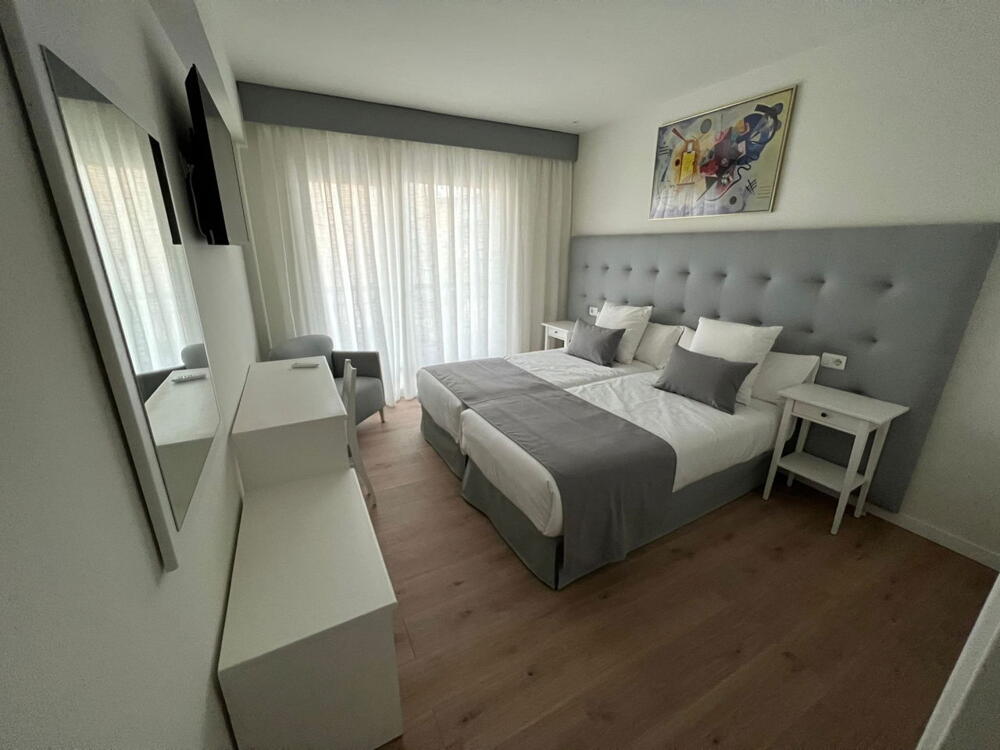 Hotel Fleming Playa Poniente by Punta 25, Benidorm. Desde 54€ - Central ...