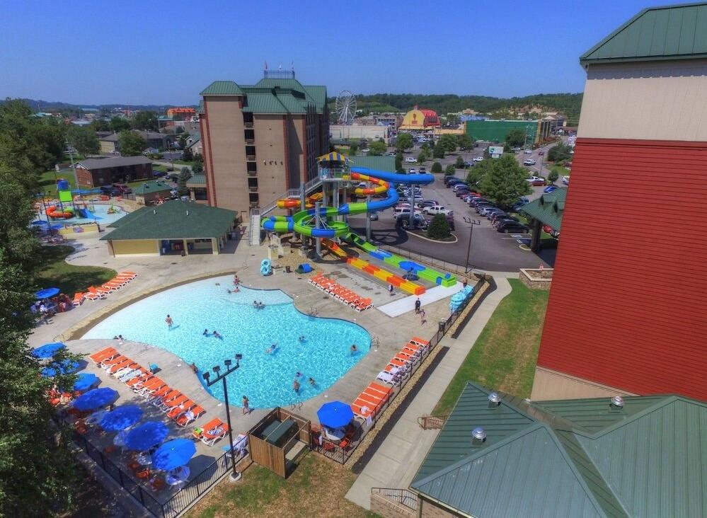 Hotel Country Cascades Waterpark Resort, Pigeon Forge ...