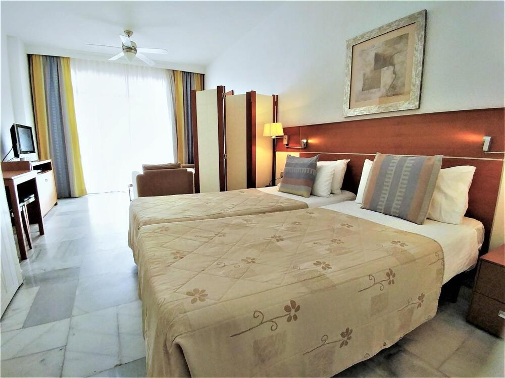 Palm Beach - Excel Hotels & Resorts, Playa de las Americas. Desde 72.58€ - Central de Reservas