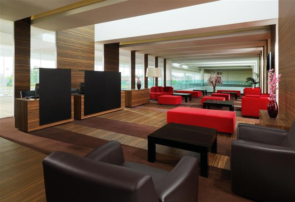 Sheraton Milan Malpensa Airport Hotel & Conference Centre, Ferno. Desde ...