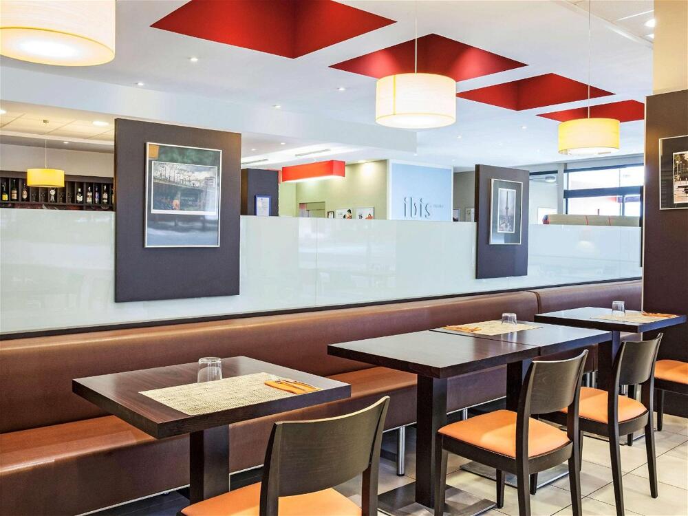 Hotel Ibis Ripollet, Ripollet. Desde 70€ - Central de Reservas