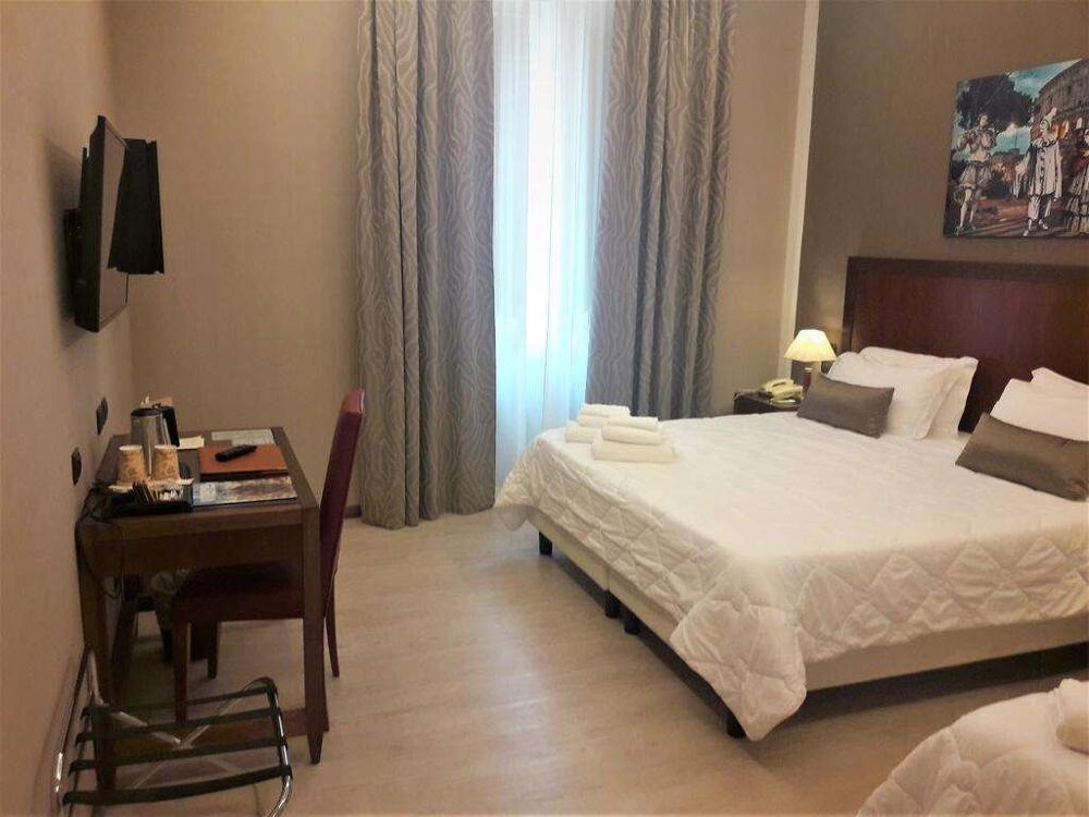 Hotel Genova, Roma. Desde 95.41€ - Central de Reservas