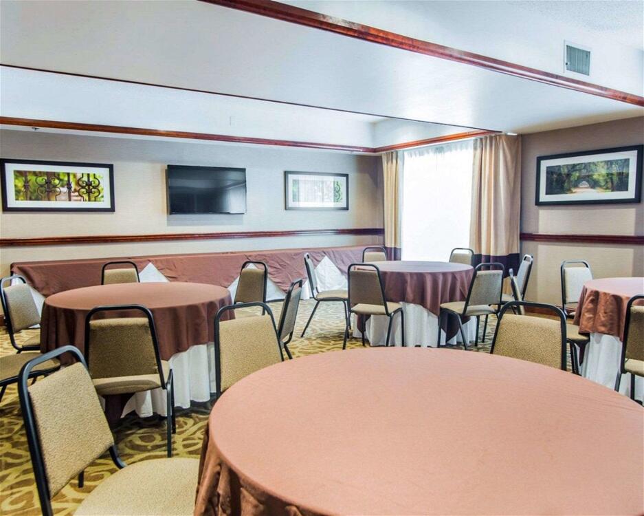Hotel Comfort Suites Sumter, Sumter - Central de Reservas