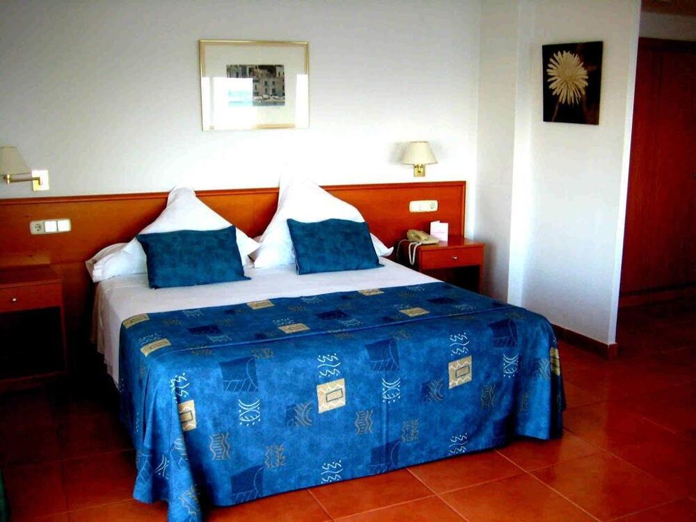 RVHotels Nieves Mar, L'Escala. Desde 53.93€ - Centraldereservas.com