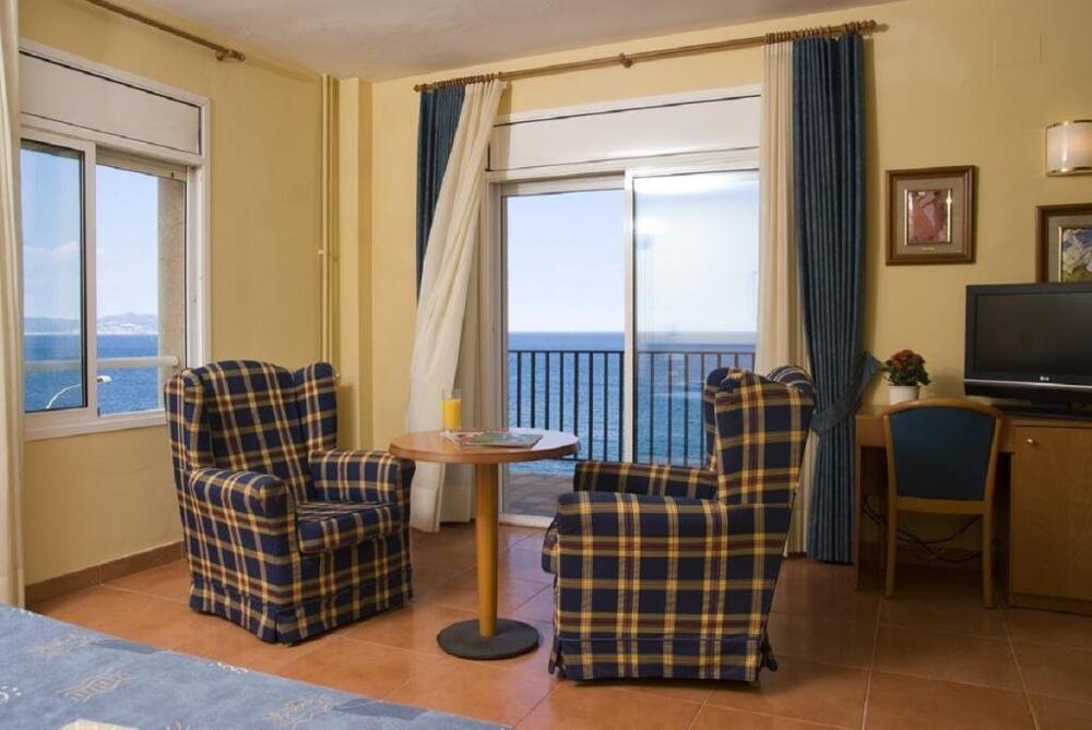 RVHotels Nieves Mar, L'Escala. Desde 53.93€ - Centraldereservas.com