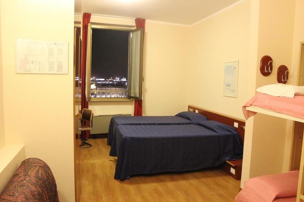 New Alexander Hotel, Génova. Desde 91.1€ - Central de Reservas