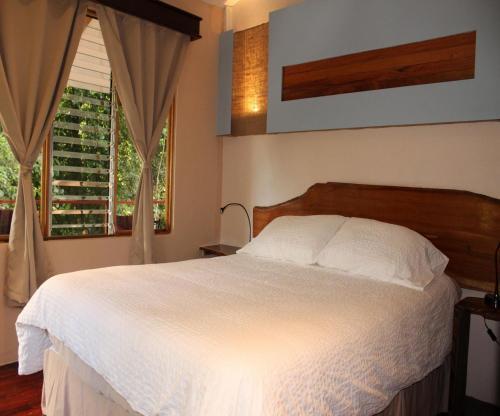 Hotel Agua Inn, Nuevo Arenal. Desde 84.82€ - Central de Reservas