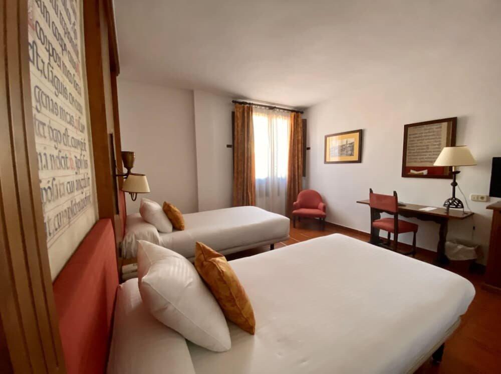 Hotel El Bedel, Alcalá de Henares. Desde 56.06€ - Central de Reservas