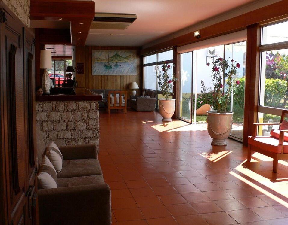 Hotel Praia Dourada, Porto Santo. Desde 89.71€ - Central de Reservas