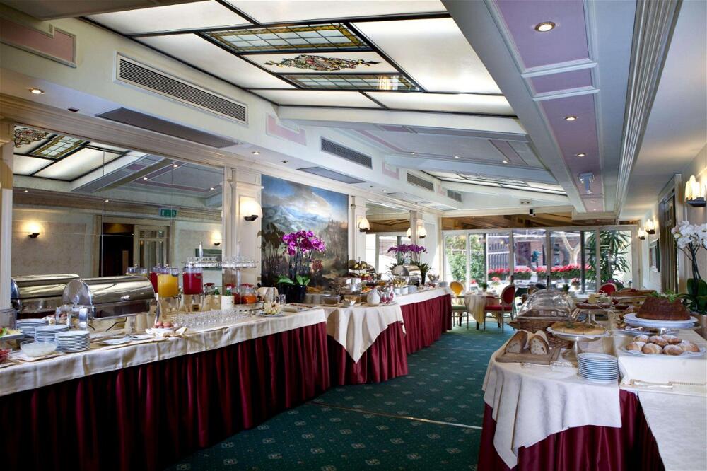 InterContinental Rome Ambasciatori Palace, an IHG Hotel, Roma. Desde ...