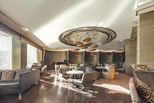 Hotel Radisson Collection Yangtze Shanghai, Shanghai ...