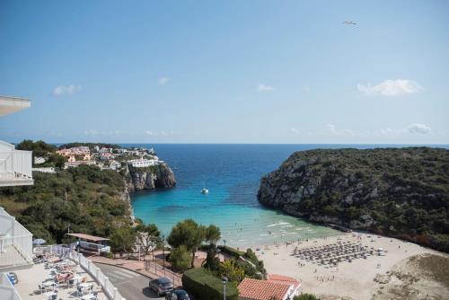 Hotel Seth Playa Azul, Cala'n Porter. Desde 112€ - Central de Reservas