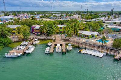 Hotel Captain Pips Marina & Hideaway, Marathon - Central de Reservas