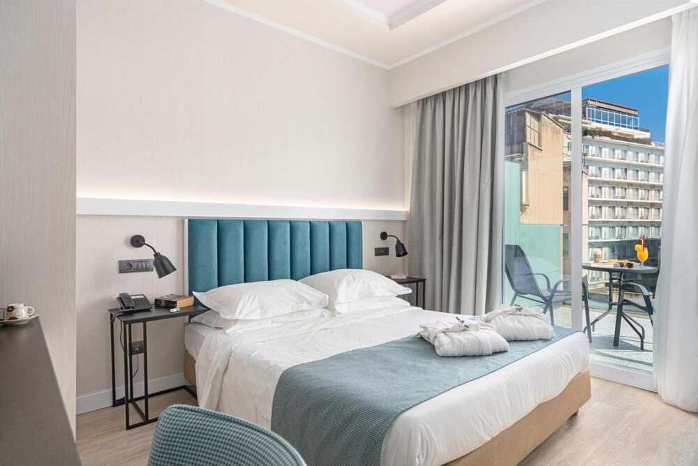Athens Cypria Hotel, Atenas. Desde 152.7€ - Centraldereservas.com