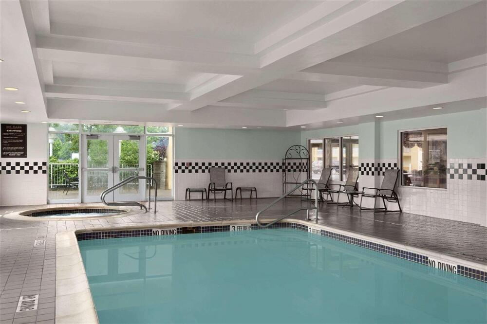 Hotel Days Inn & Suites by Wyndham Albany, Albany - Centraldereservas.com