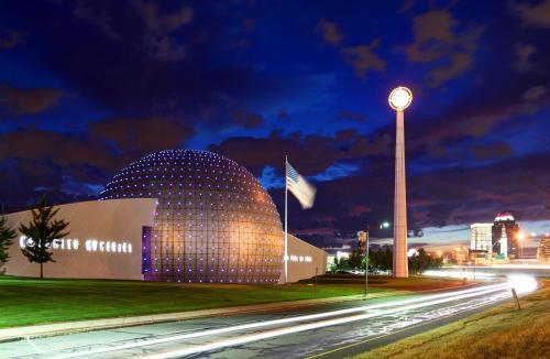 Tower Square Hotel Springfield, Springfield - Central de Reservas