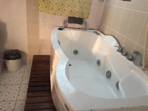 Golden Tree Hotel, Ciudad de Belice - Central de Reservas