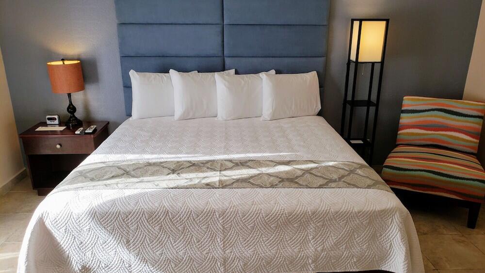 Hotel Combate Beach Resort, Cabo Rojo - Centraldereservas.com