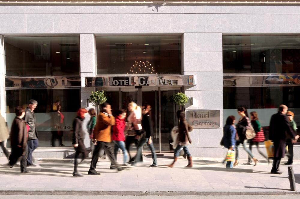Hotel Porcel Ganivet, Madrid. Desde 83.58€ - Centraldereservas.com