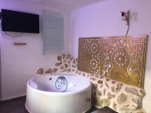 Bed-and-Breakfast Fortress Jacuzzi Suites, Játiva. Desde 74.84 ...