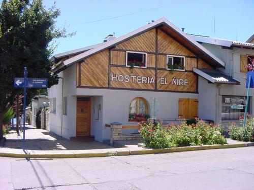 Hotel HOSTERIA EL ÑIRE, Bariloche - Centraldereservas.com