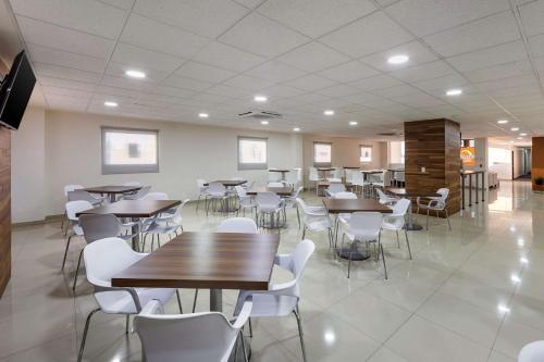 Hotel Sleep Inn Mexicali, Mexicali - Centraldereservas.com