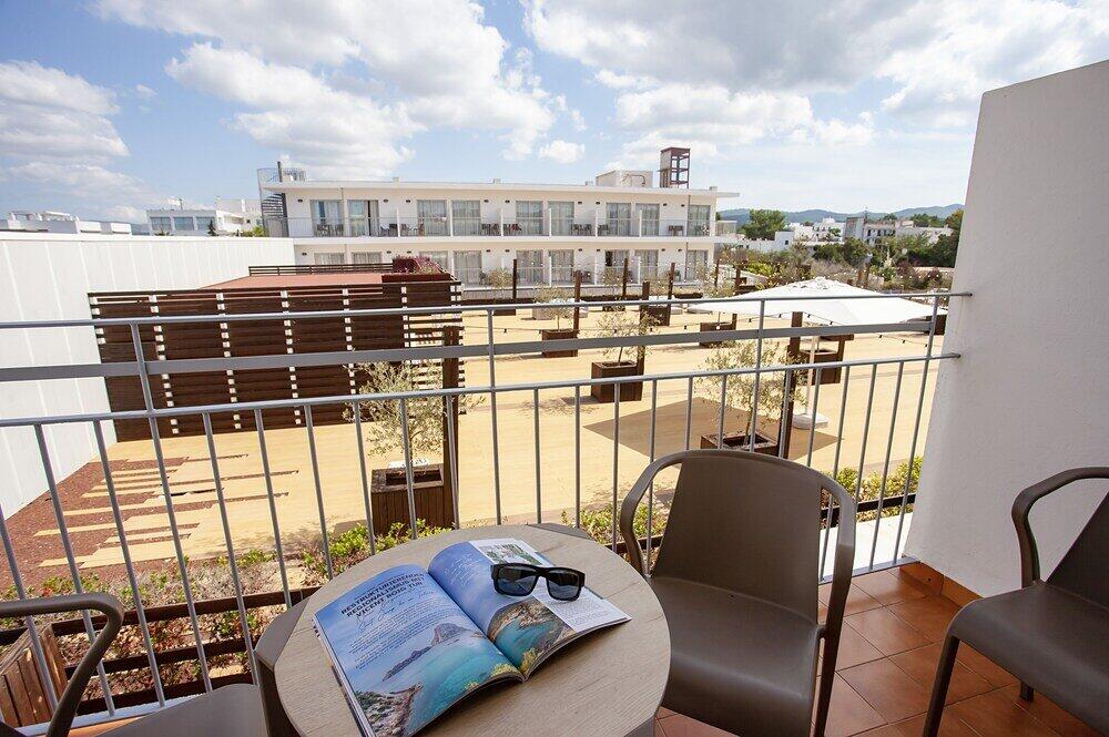 Hotel Puchet, San Antonio Abad. Desde 94.13€ - Centraldereservas.com