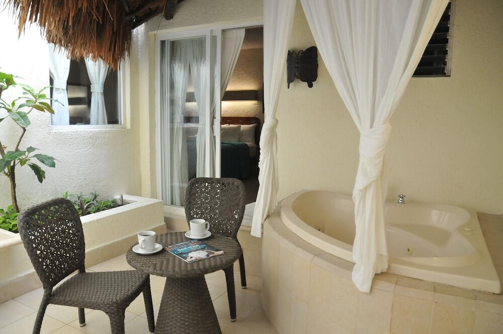 Playa Maya by MIJ - Beachfront Hotel, Playa del Carmen. Desde 74.18 ...