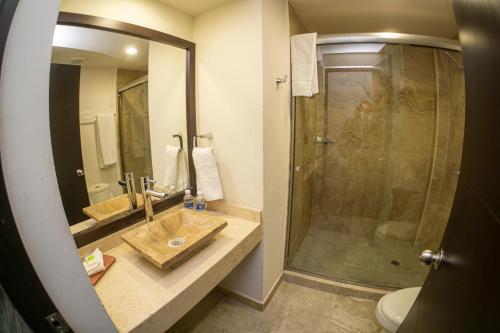 Hotel ALO! Express, Torreón - Central de Reservas