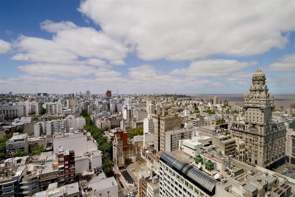 Hotel Radisson Montevideo Victoria Plaza, Montevideo. Desde 99.74 ...