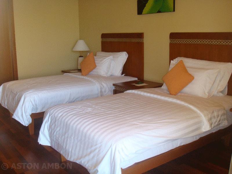 Complejo The Natsepa Resort and Conference Center, Ambon - Central de ...