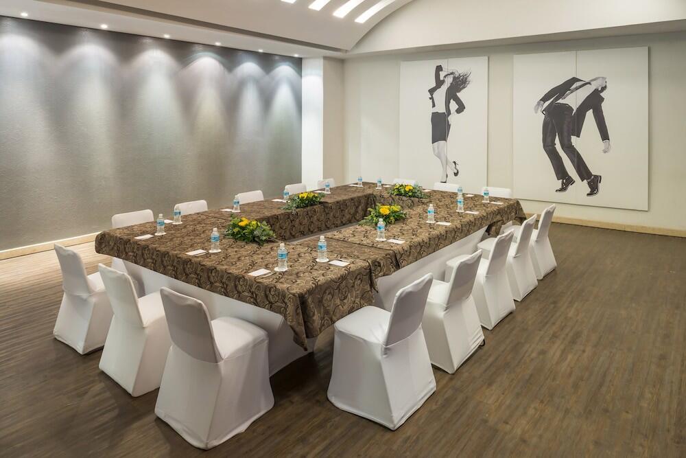 Hotel REAL INN CD JUAREZ, Juárez - Centraldereservas.com