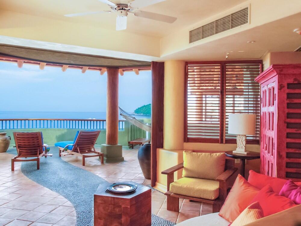 Complejo Embarc Zihuatanejo by Diamond Resorts, Zihuatanejo ...