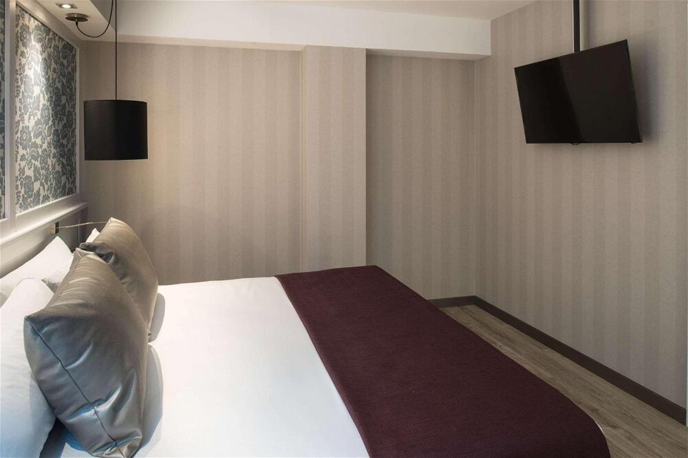 Hotel Catalonia Roma, Barcelona. Desde 120€ - Centraldereservas.com