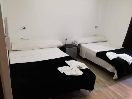 Hostales y pensiones HELLO MADRID, Madrid - Central de Reservas