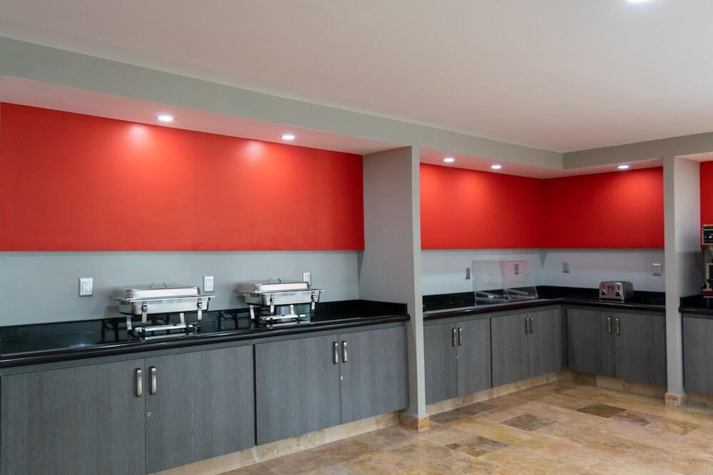 Hotel 5 Inn Plus, León - Central de Reservas