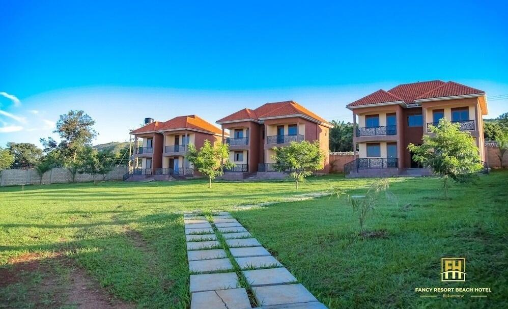 Fancy Resort Beach Hotel, Jinja - Central de Reservas