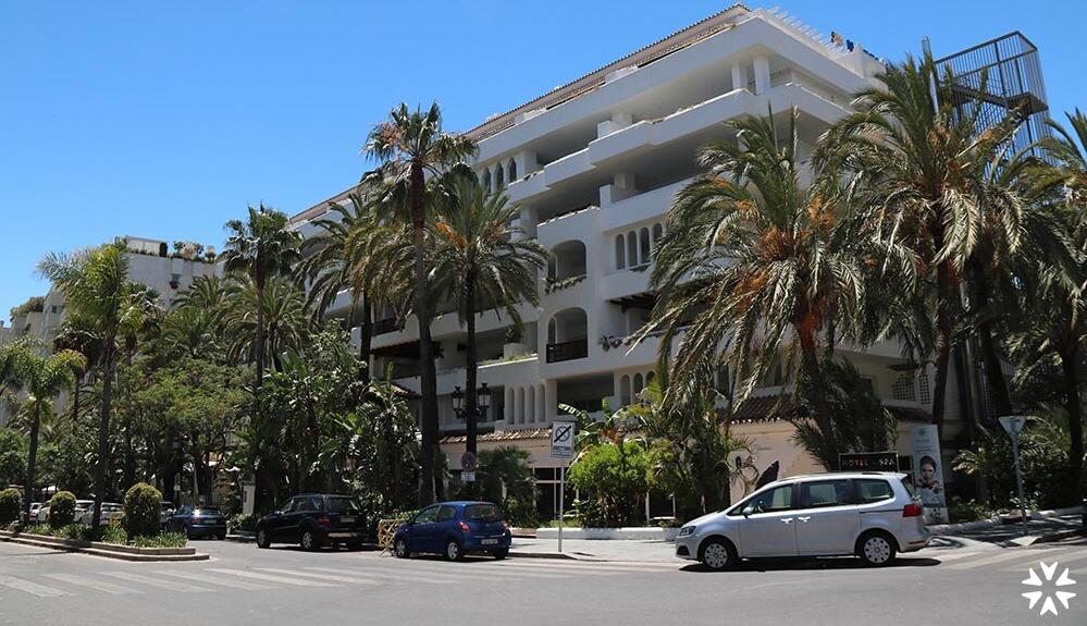 Aparthotel Monarque Sultán, Marbella. Desde 120€ - Centraldereservas.com